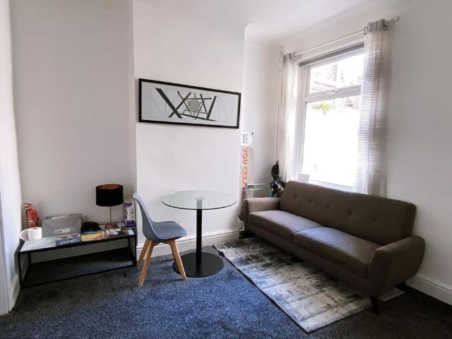 Room in a Shared House, Milford Street, M6