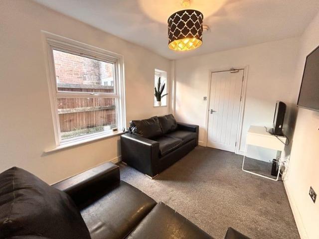 Room in a Shared House, Milton Road, SO15