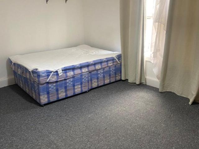 Room in a Shared House, Mivart Street, BS5