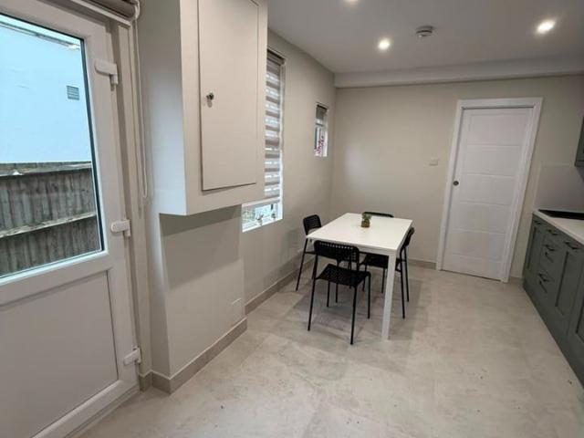 Room in a Shared House, Moffat Road, CR7