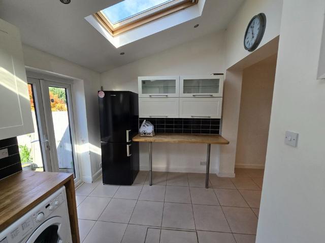 Room in a Shared House, Mostyn Road, SW19