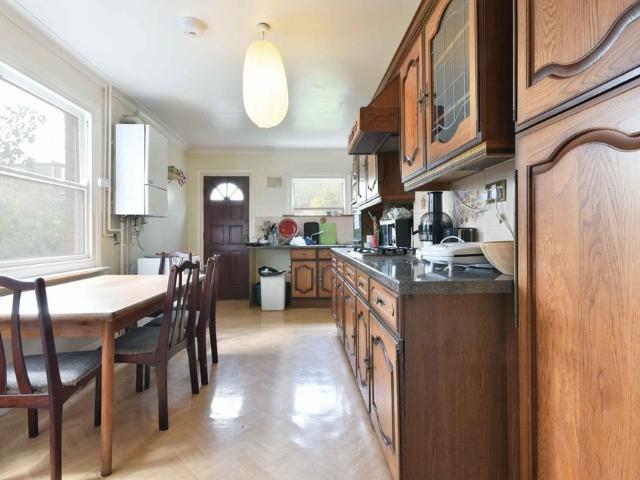 Room in a Shared House, Narcissus Road, NW6