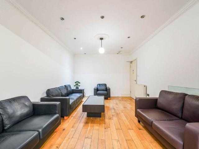 Room in a Shared House, Nelson Gardens, TW3