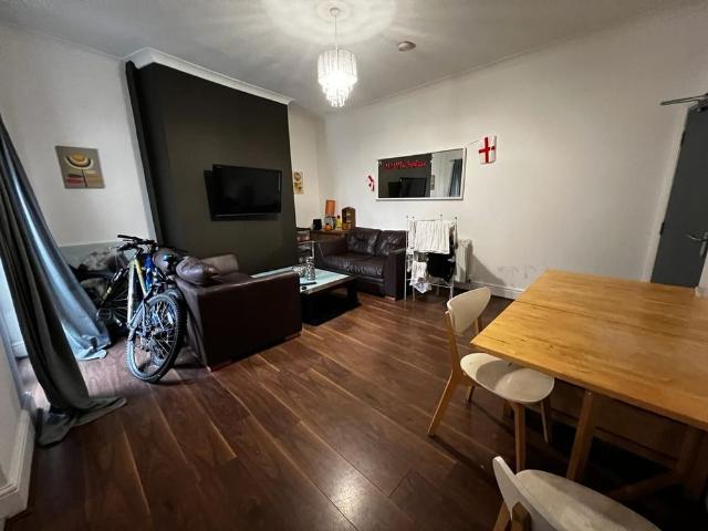 Room in a Shared House, New Barton St, M6
