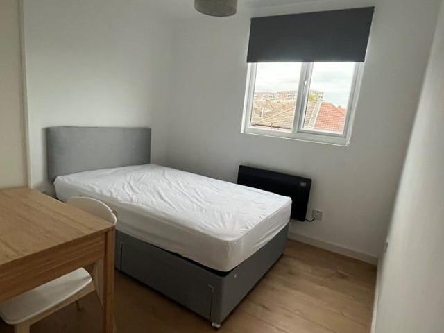 Room in a Shared House, New Ham, E6