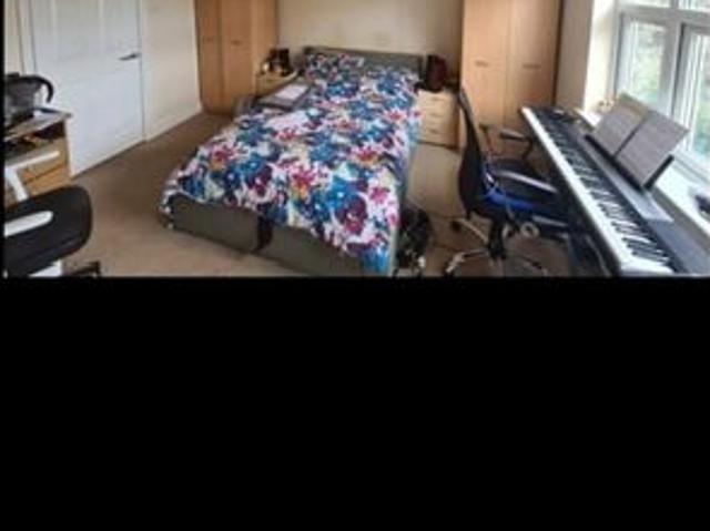 Room in a Shared House, Nether St, N3