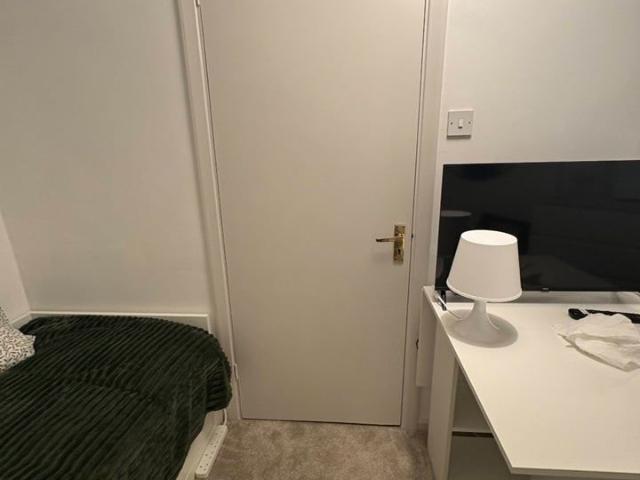 Room in a Shared House, North End House, W14