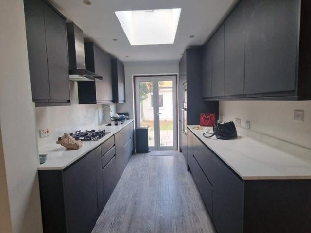 Room in a Shared House, Otley Drive, IG2