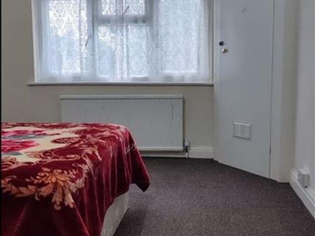 Room in a Shared House, Oakington Manor Drive, HA9
