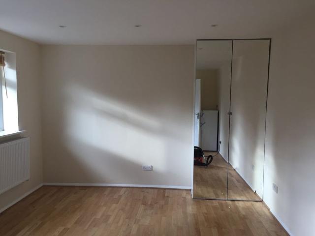 Room in a Shared House, Orchard Avenue, TW5