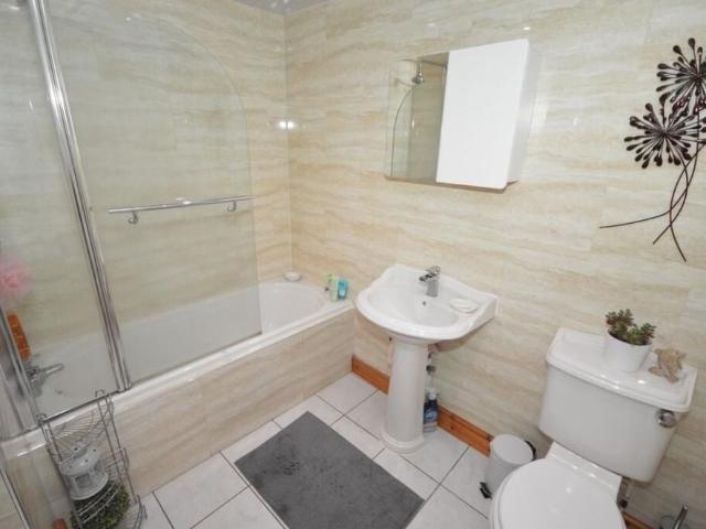 Room in a Shared House, Orwell Road, E13