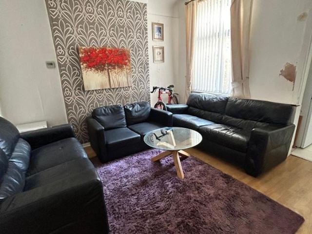 Room in a Shared House, Orwell Road, L4