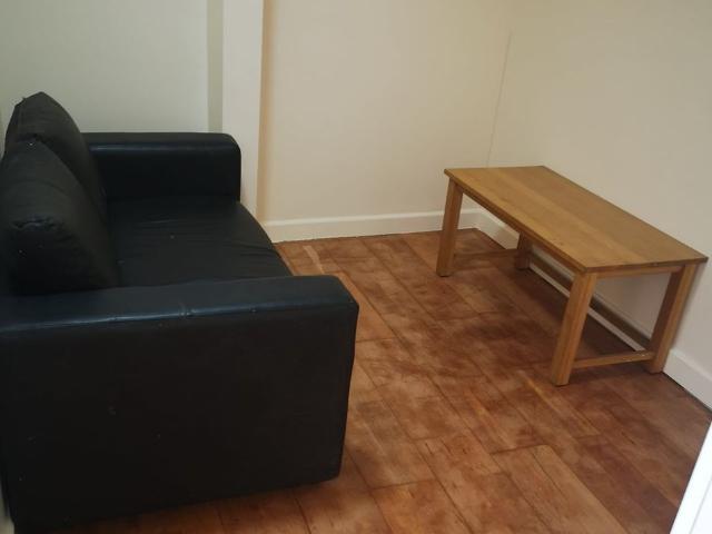 Room in a Shared House, Atlantic Road, B44