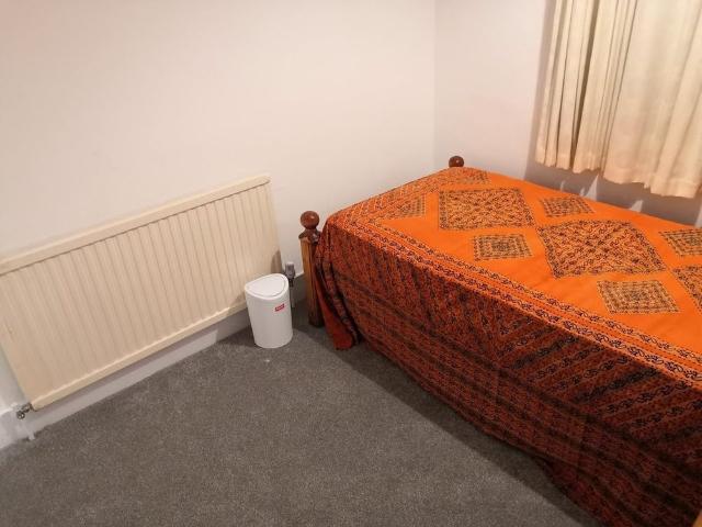 Room in a Shared House, Abbotts Drive, HA0