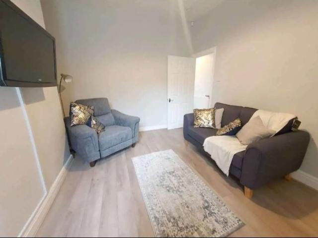 Room in a Shared House, Albert Edward Road, L7