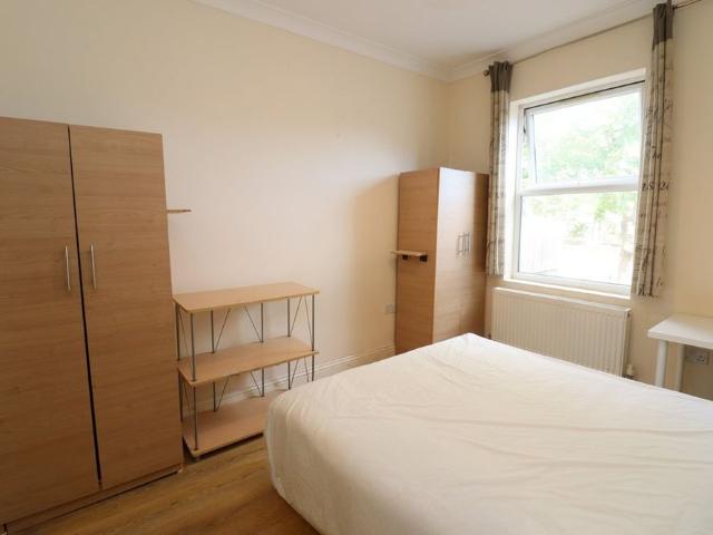 Room in a Shared House, Alexandra Road, N8