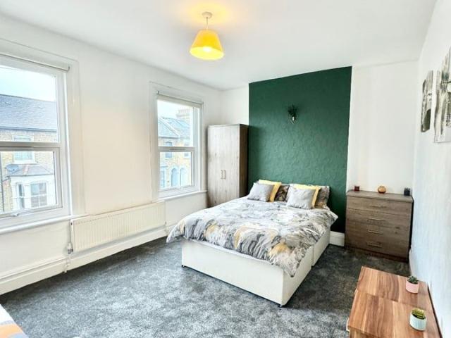 Room in a Shared House, Alloa Road, SE8