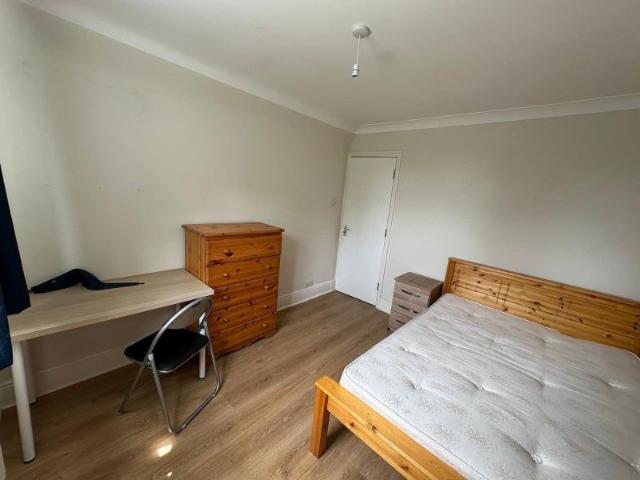 Room in a Shared House, Alma Road, SO14