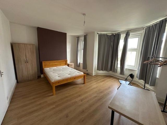 Room in a Shared House, Alma Road, SO14