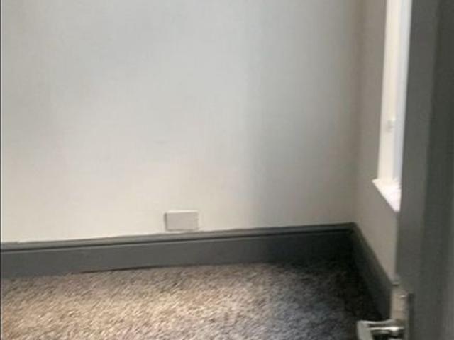 Room in a Shared House, Alum Rock Road, B8