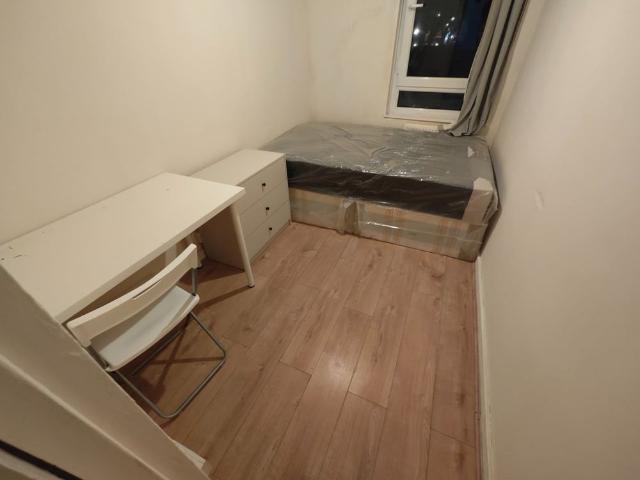 Room in a Shared House, Armadale Close, N17
