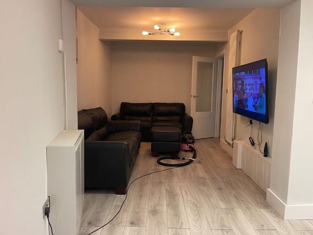 Room in a Shared House, Ashburton Road, RG2