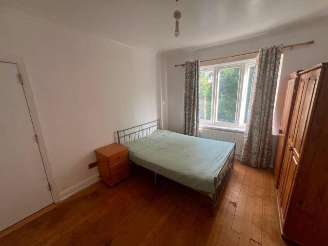 Room in a Shared House, Bulstrode Road, TW3