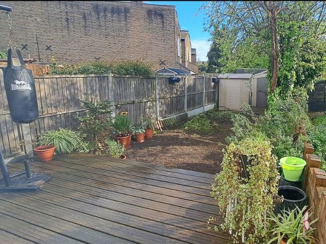 Room in a Shared House, Bulwer Road, E11