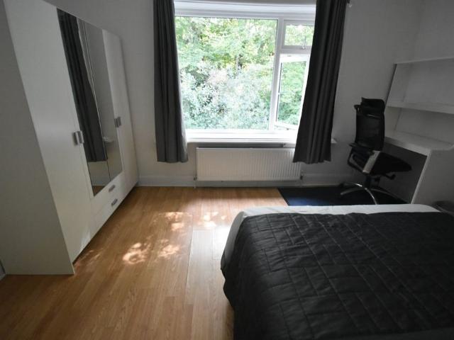 Room in a Shared House, Burgess Road, SO16