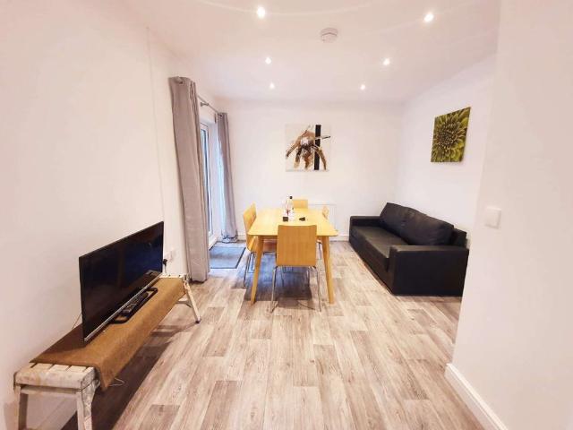 Room in a Shared House, Banwell Street Room 1