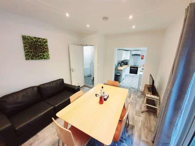 Room in a Shared House, Banwell Street Room 5