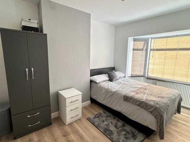 Room in a Shared House, Bassett Road, CV6