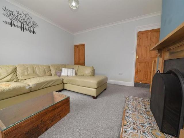 Room in a Shared House, Barley Road, B16
