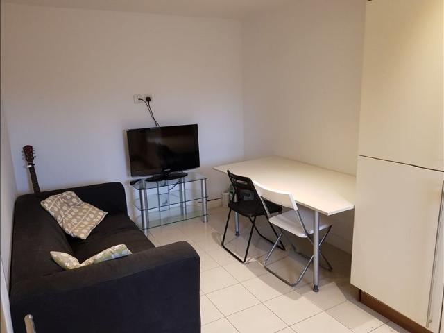 Room in a Shared House, Battle Square, RG30