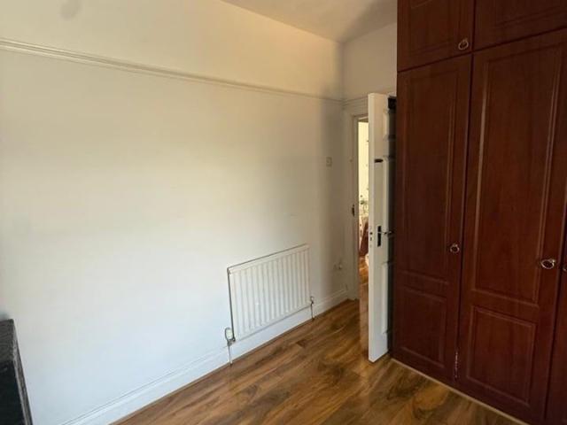 Room in a Shared House, Beaufort Gardens, IG1