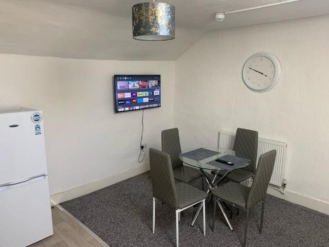 Room in a Shared House, Bedford Road, L20