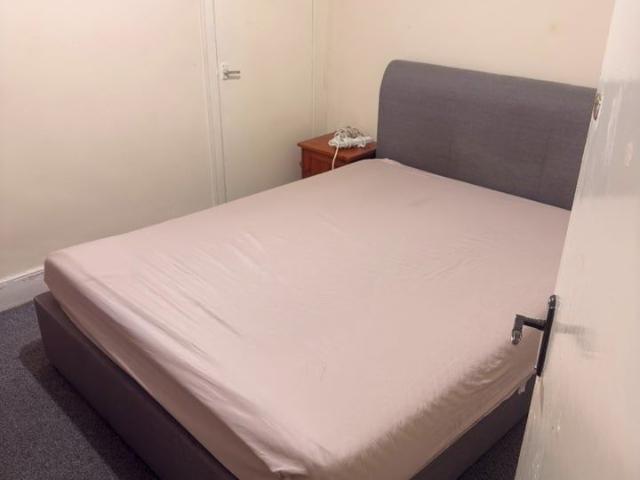 Room in a Shared House, Bedford Road, L4