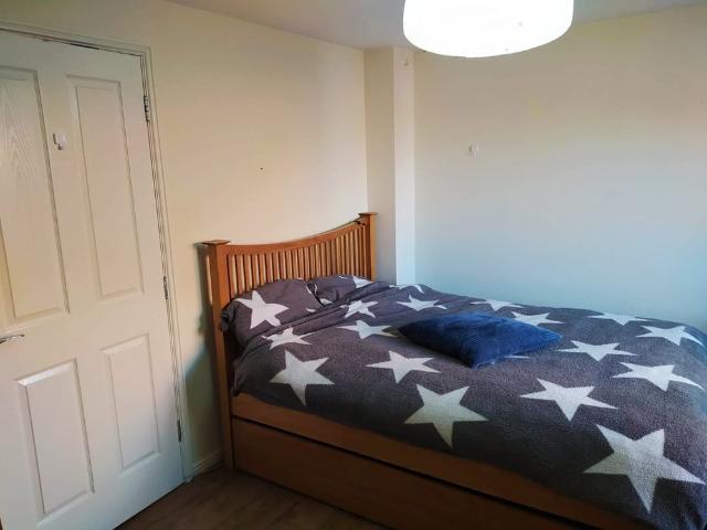 Room in a Shared House, Beds Semi Detached Schuster Road, M14