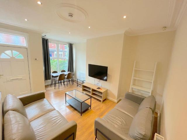 Room in a Shared House, Beechwood View, LS4