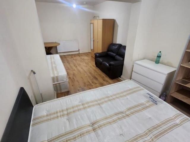 Room in a Shared House, Beechwood Avenue, HA2