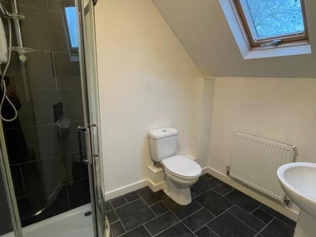 Room in a Shared House, Beeston Road, NG7