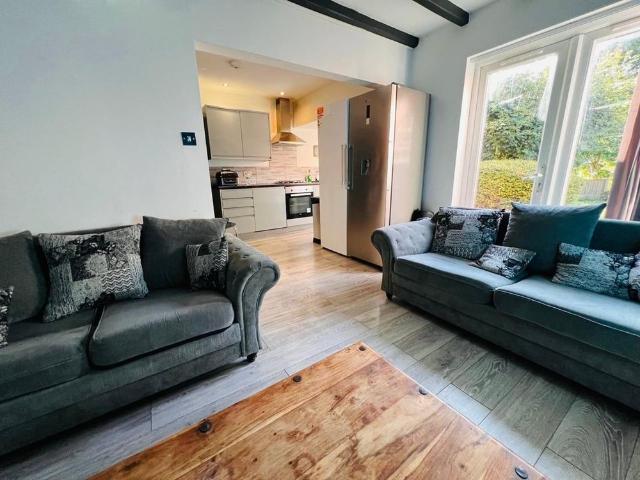 Room in a Shared House, Beeston Road, NG7