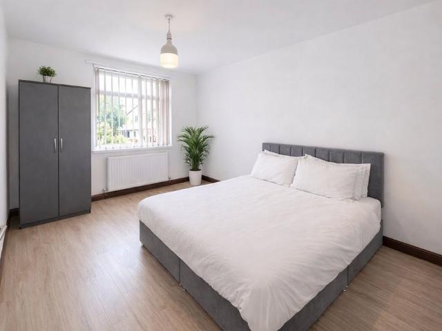 Room in a Shared House, Beresford Road, M13