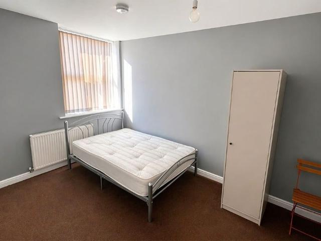 Room in a Shared House, Bevercotes Road, S5