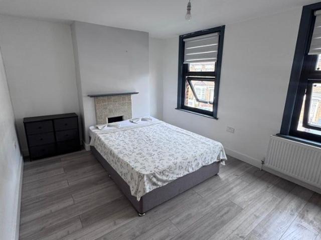 Room in a Shared House, Birkbeck Road, N17