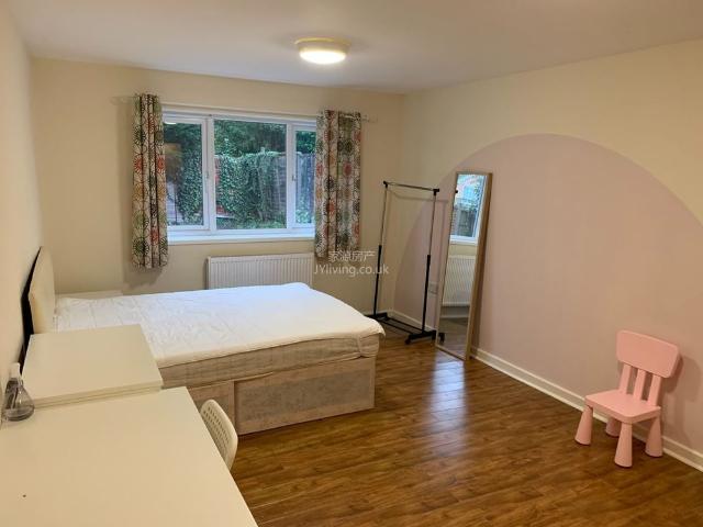 Room in a Shared House, Blackthorn Close, CV4
