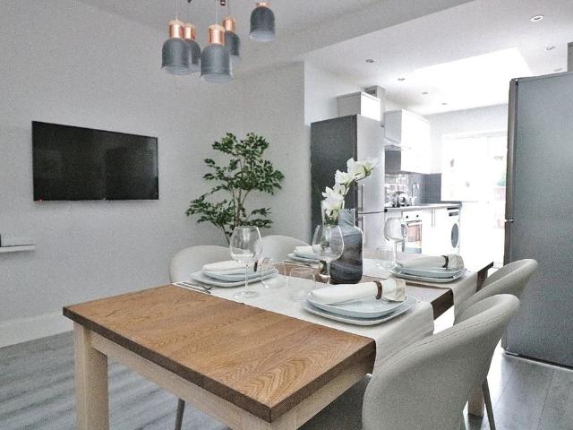 Room in a Shared House, Bloemfontein Road, W12