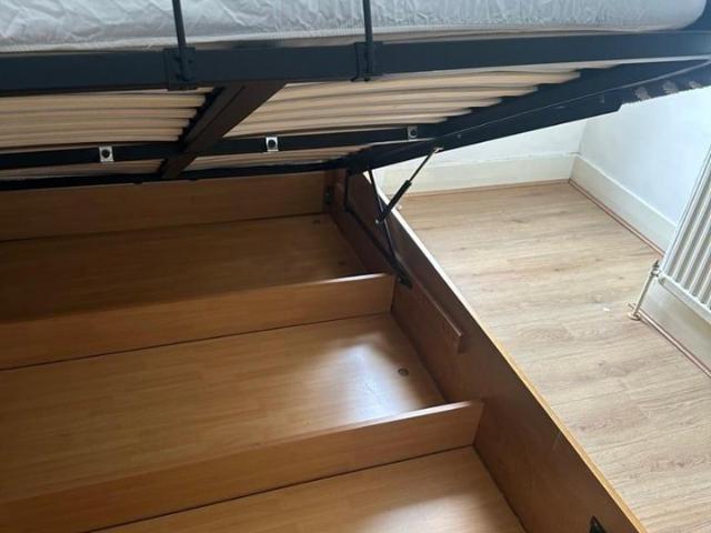 Room in a Shared House, Boswell Road, CR7