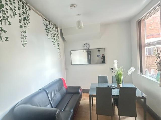 Room in a Shared House, Bournville Lane, B30