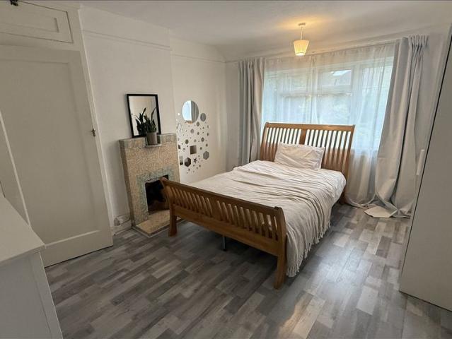 Room in a Shared House, Brampton Grove, HA9